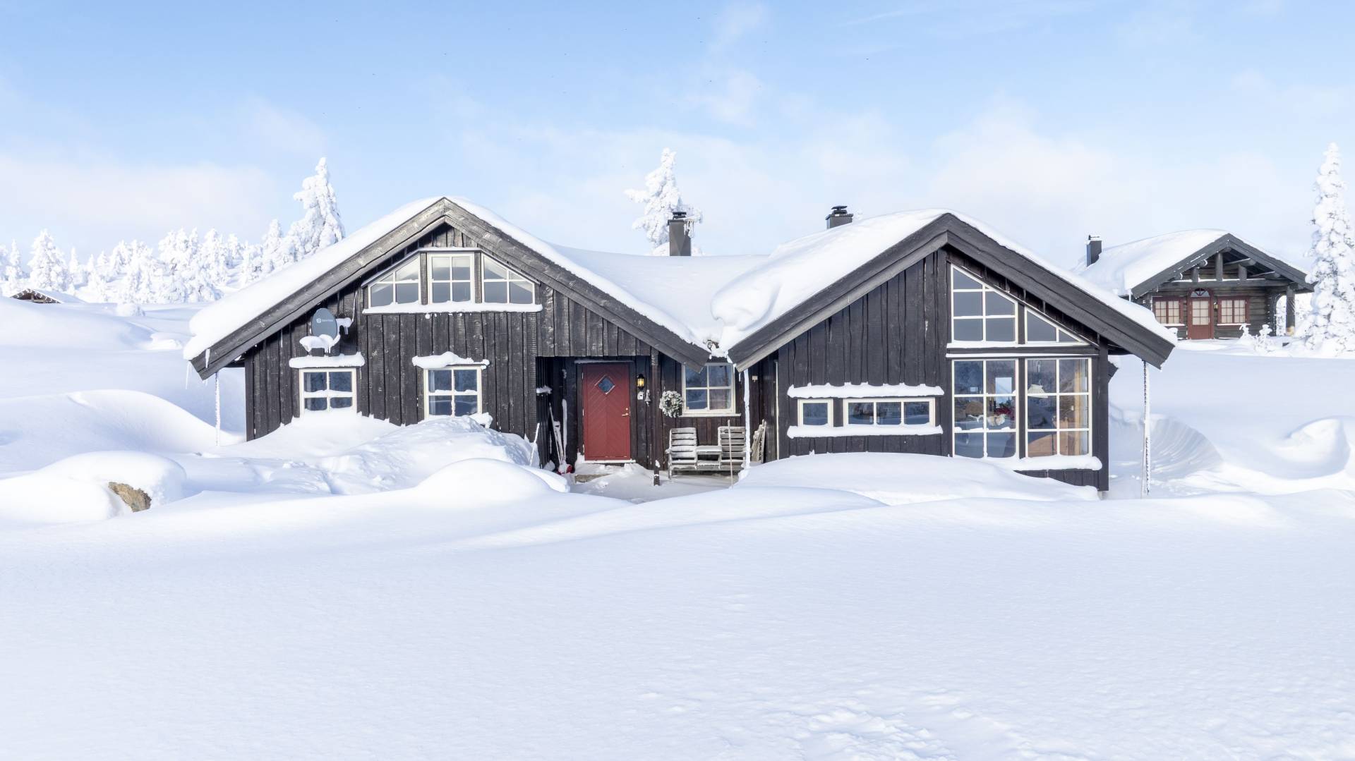 Sjarmerende og velholdt hytte på solrik tomt, med flott utsikt, gode ...